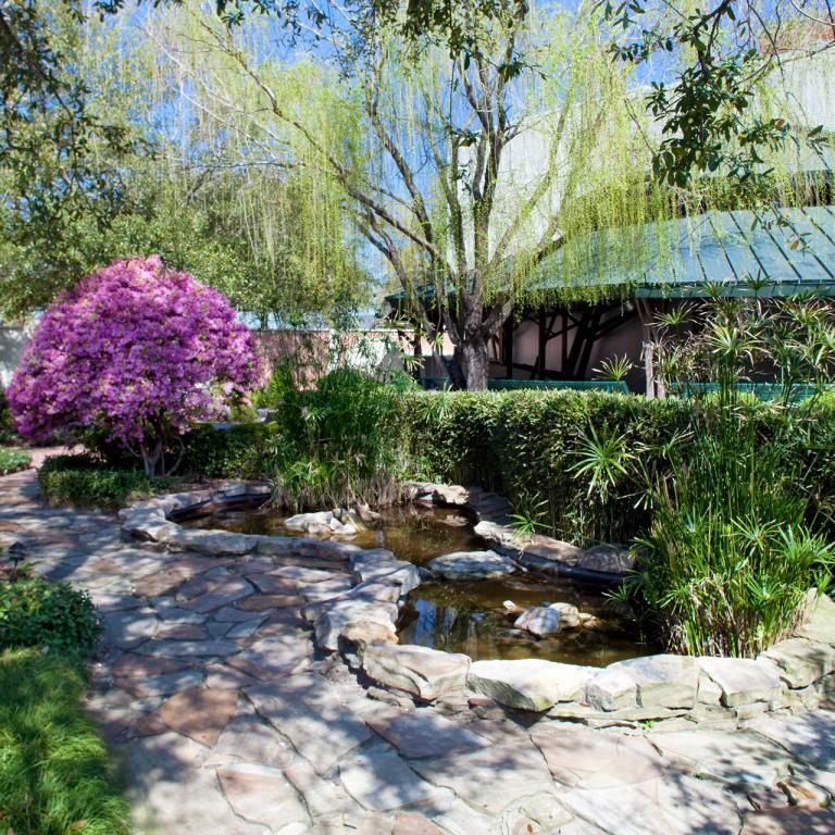 Explore the connection between jewelry and personal identity | SCAD Museum of Art